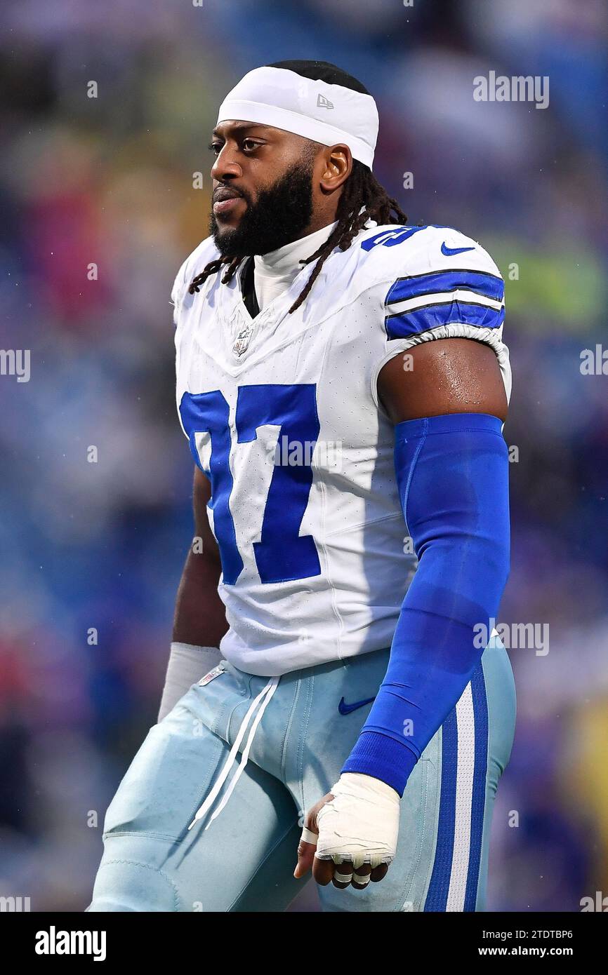 Dallas Cowboys defensive tackle Osa Odighizuwa (97) warms up before an ...