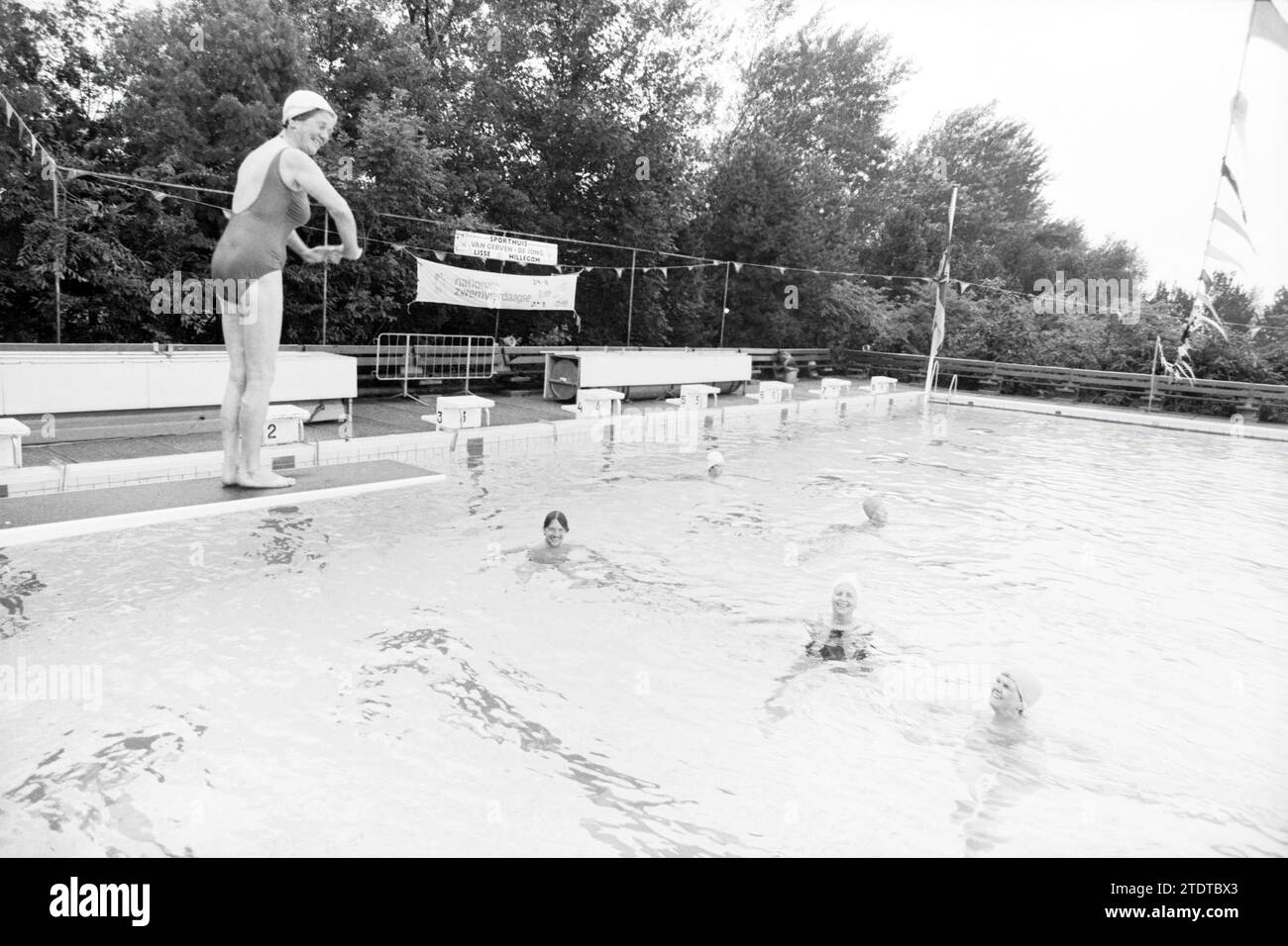 Diving board swimming pool hi-res stock photography and images - Alamy