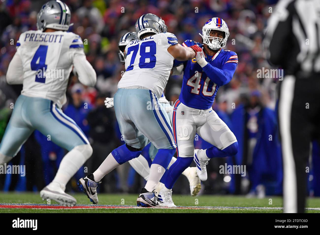 Buffalo Bills linebacker Von Miller (40) rushes against Dallas Cowboys ...