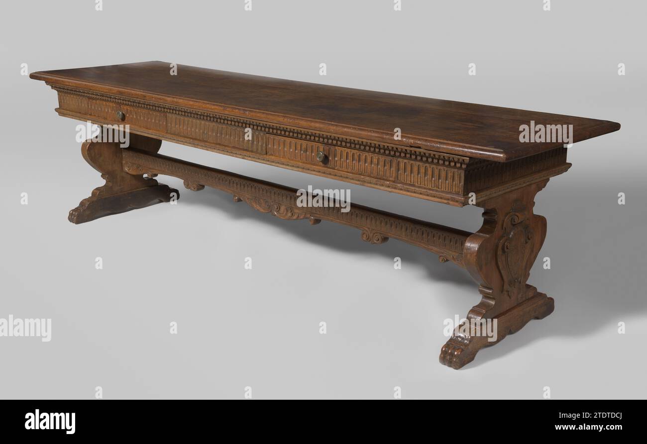 Cheeping table with the coat of arms of the genus Piccolomini ...