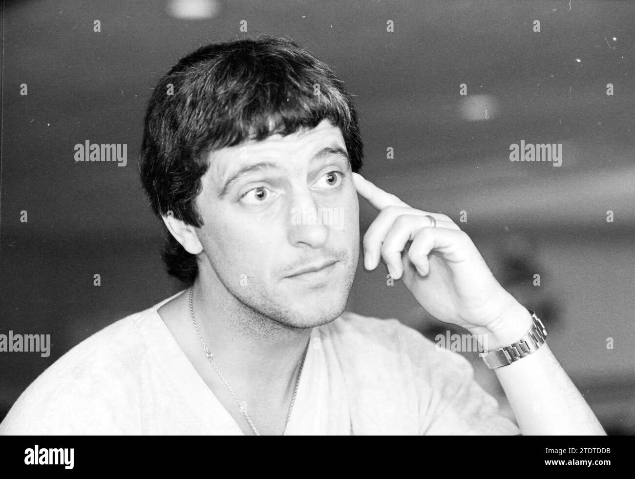 Portrait douglas george football telstar hi-res stock photography and ...