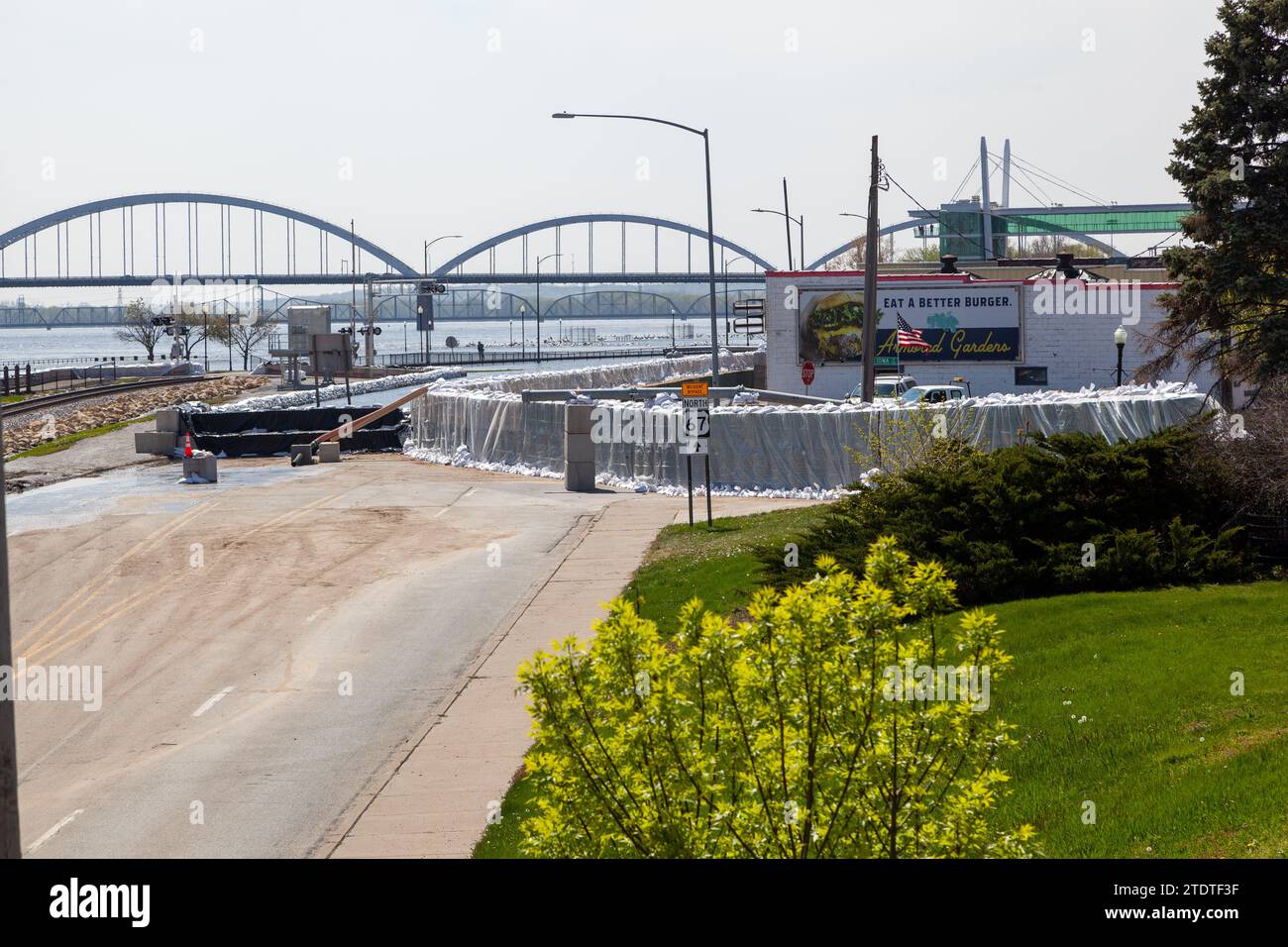 Flood wall hi-res stock photography and images - Alamy