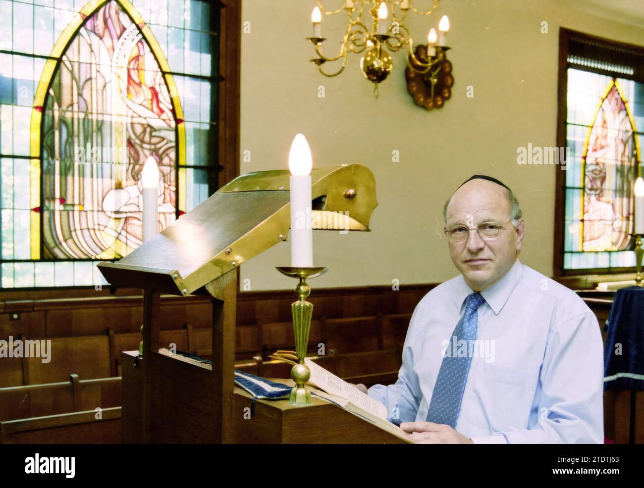 Luc Wolf in synagogue. Currently on Lanckhorstlaan in Heemstede ...
