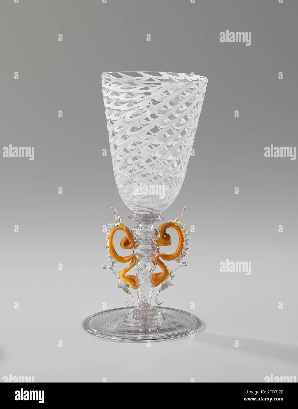 Wing glass with funnel -shaped chalice with white combed threads ...