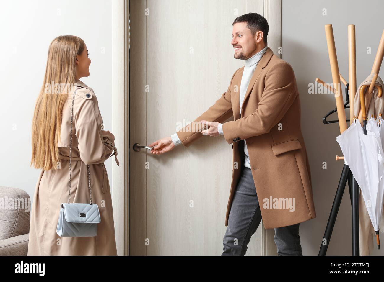 Gentle opening door hi-res stock photography and images - Alamy