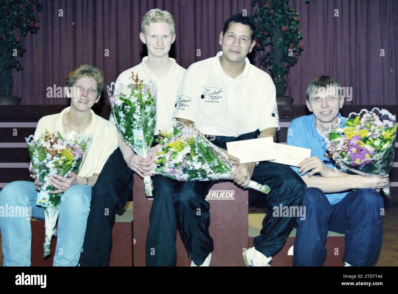 Bowling team awards ceremony hi-res stock photography and images - Alamy
