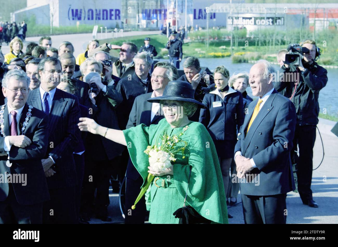 Her Majesty Queen Beatrix opens the Floriade, Vijfhuizen, 04-04-2002 ...