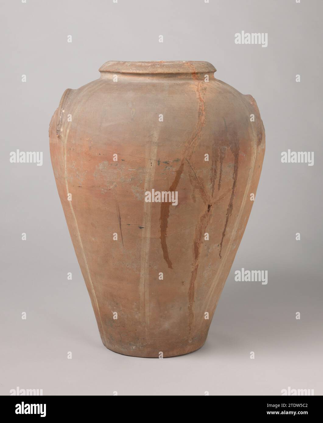 Pot of red earthenware, very cracked, anonymous, c. 1400 - c. 1500 Pot ...