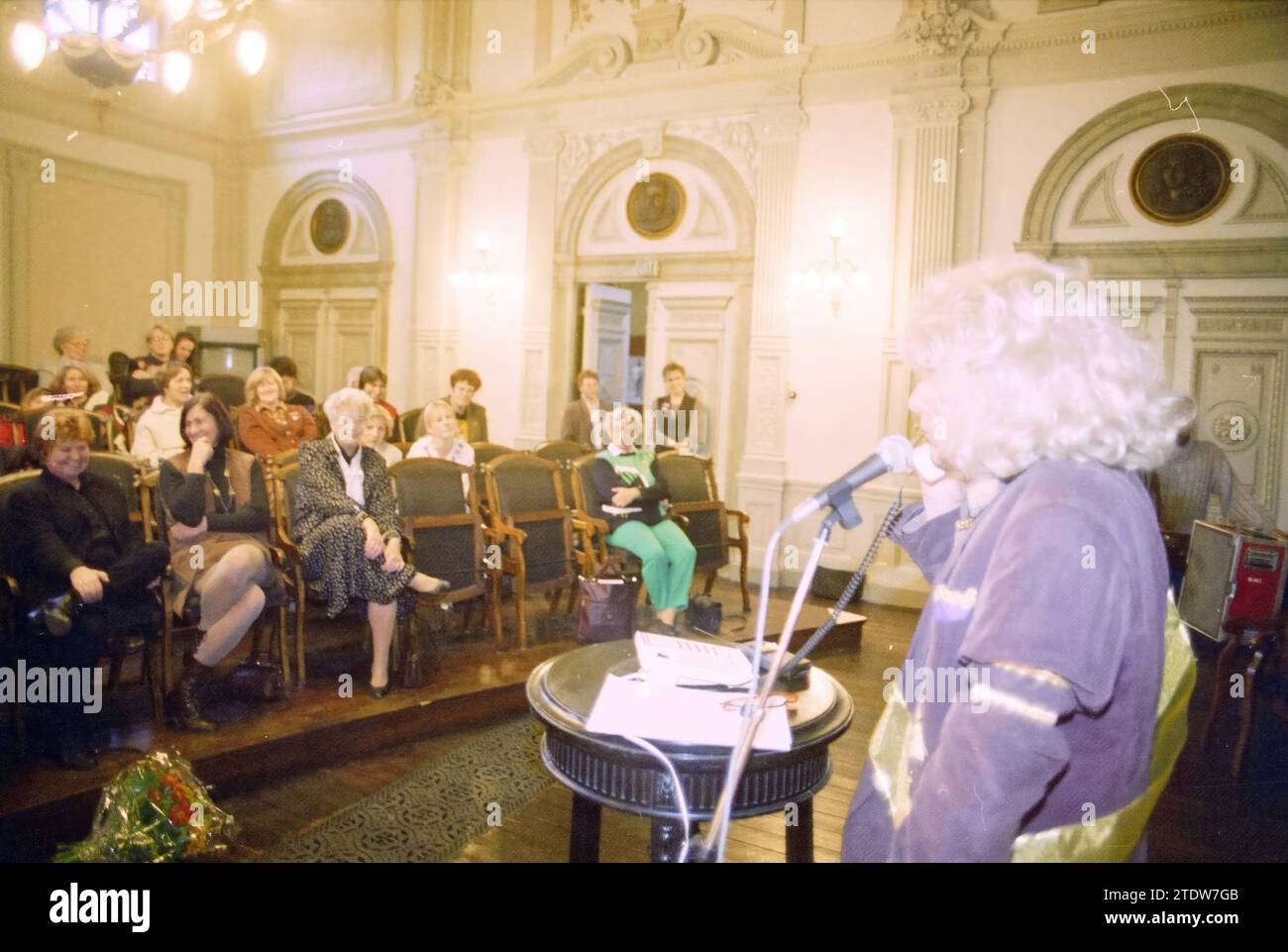 Margreet Dolman in Teylers, 03-12-1995, Whizgle News from the Past ...