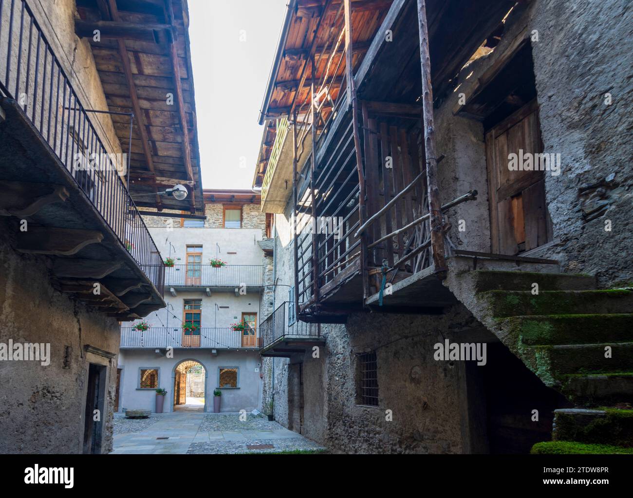 Ancient house in old town in sondrio hi-res stock photography and ...