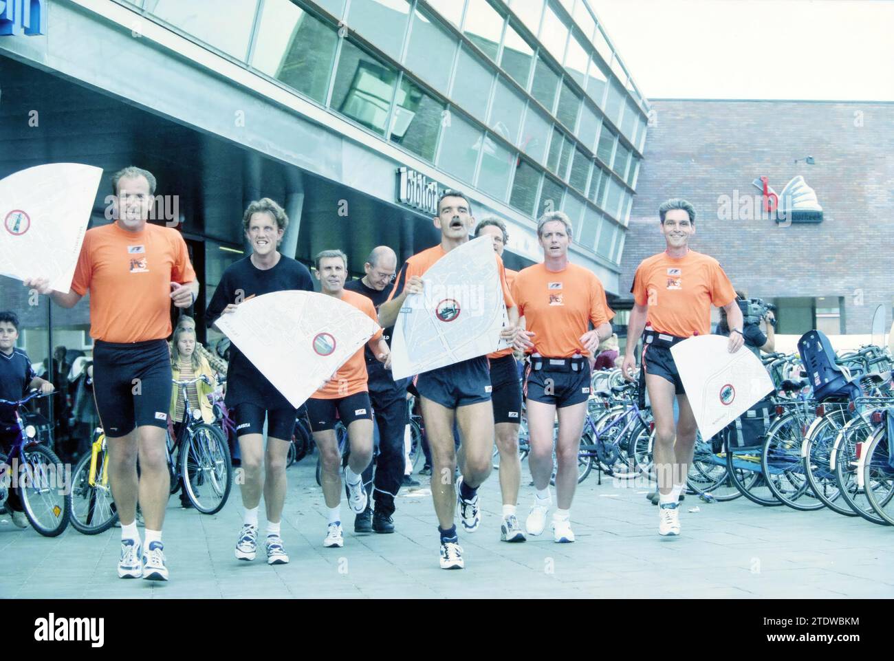 Marathon runners, library, IJm., IJmuiden, The Netherlands, 23-09-1999 ...