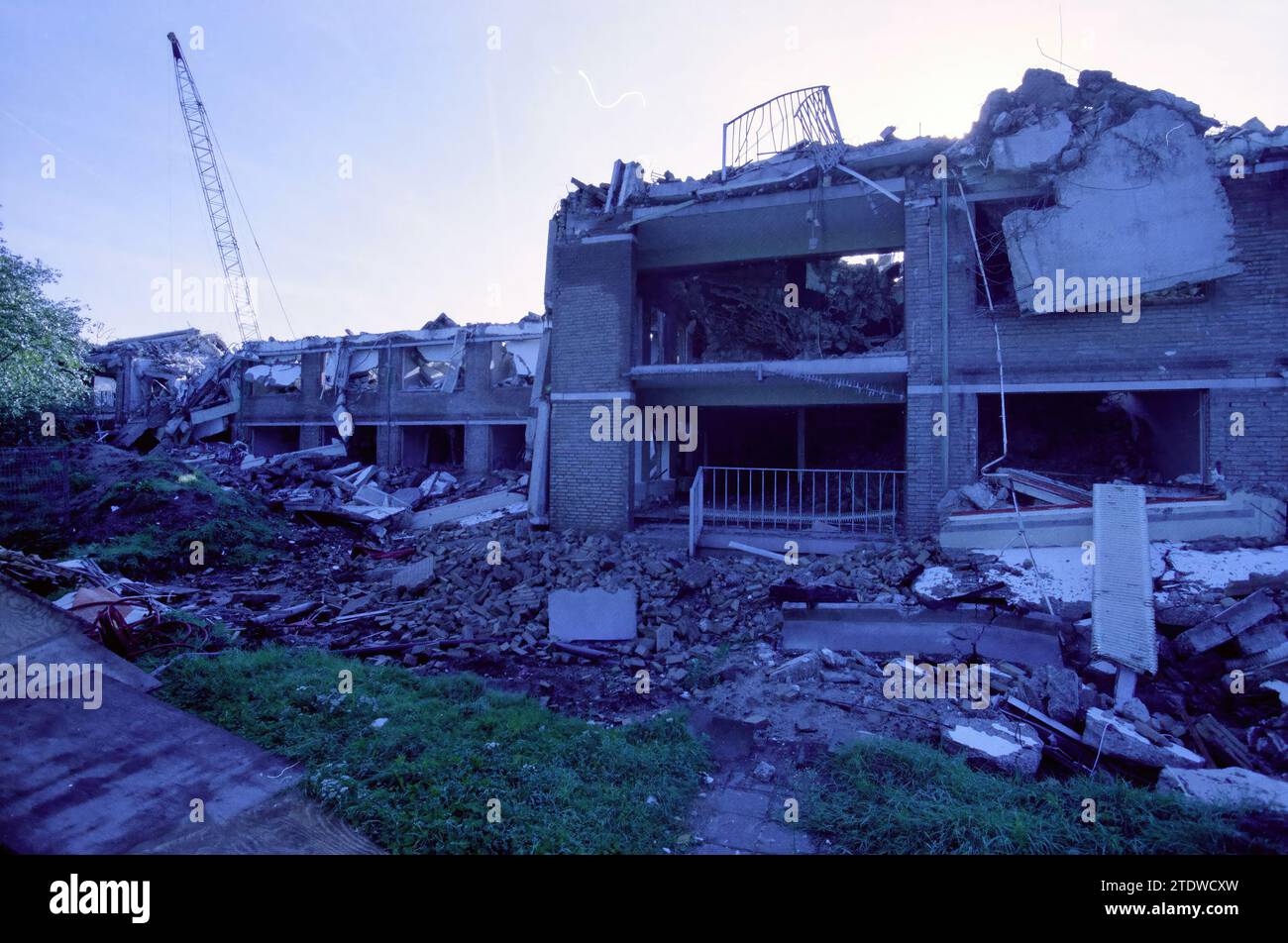Demolition reinalda house hi-res stock photography and images - Alamy