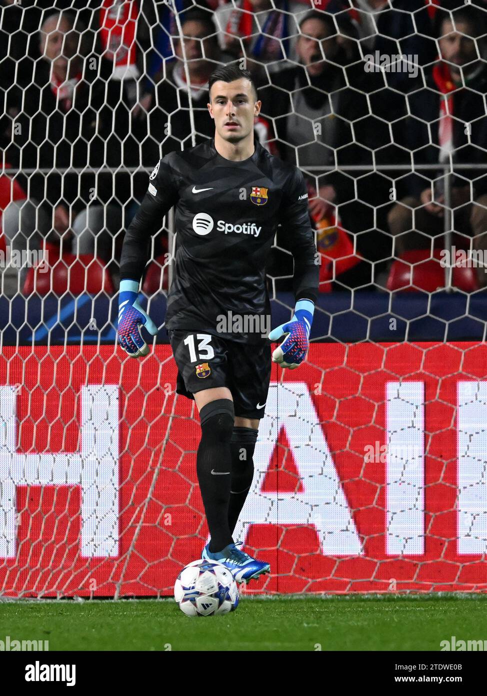 ANTWERP - FC Barcelona goalkeeper Inaki Pena during the UEFA Champions ...