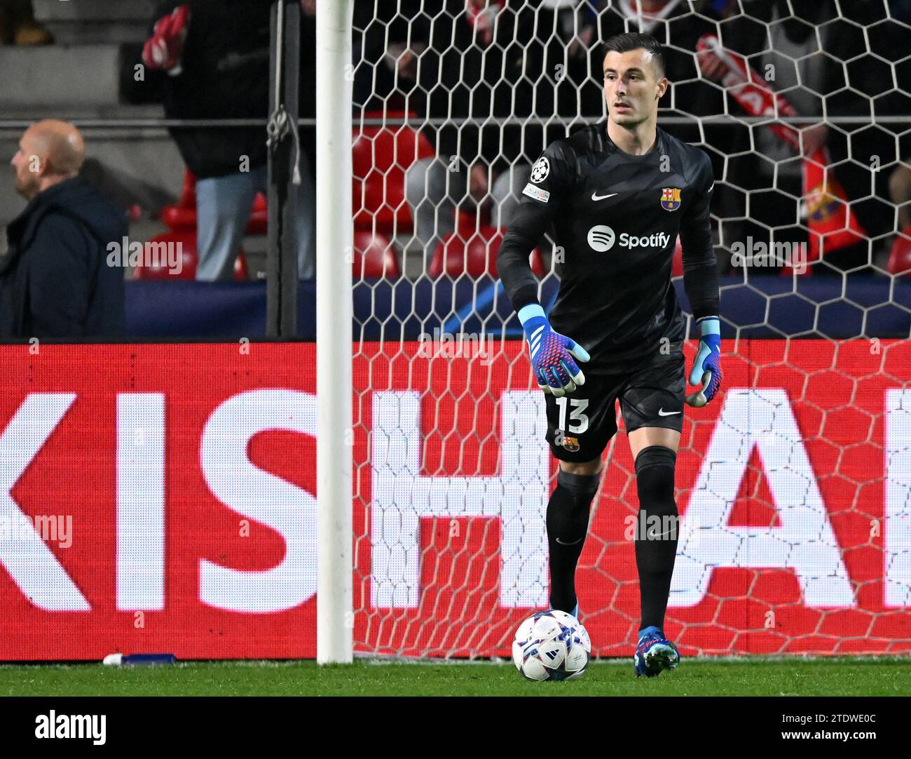 ANTWERP - FC Barcelona goalkeeper Inaki Pena during the UEFA Champions ...