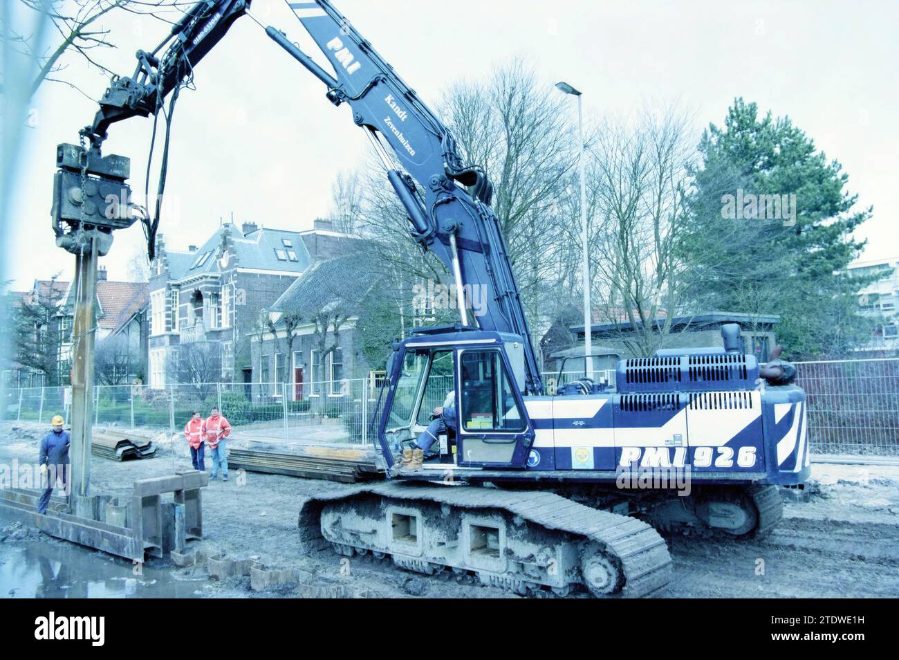 Installing sheet piling hi-res stock photography and images - Alamy