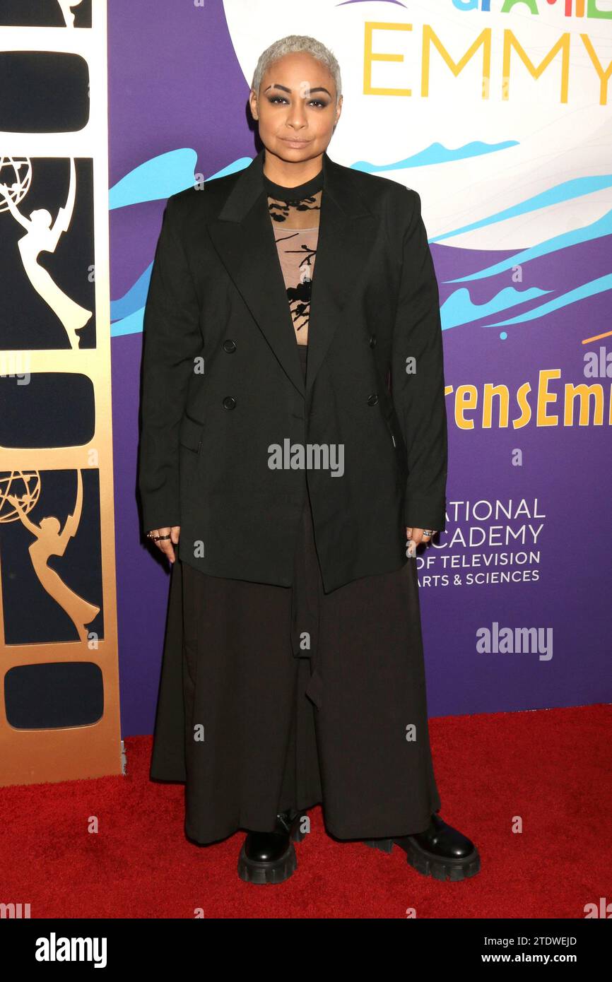 LOS ANGELES - DEC 17: Raven-Symone at the 2nd Children's and Family ...