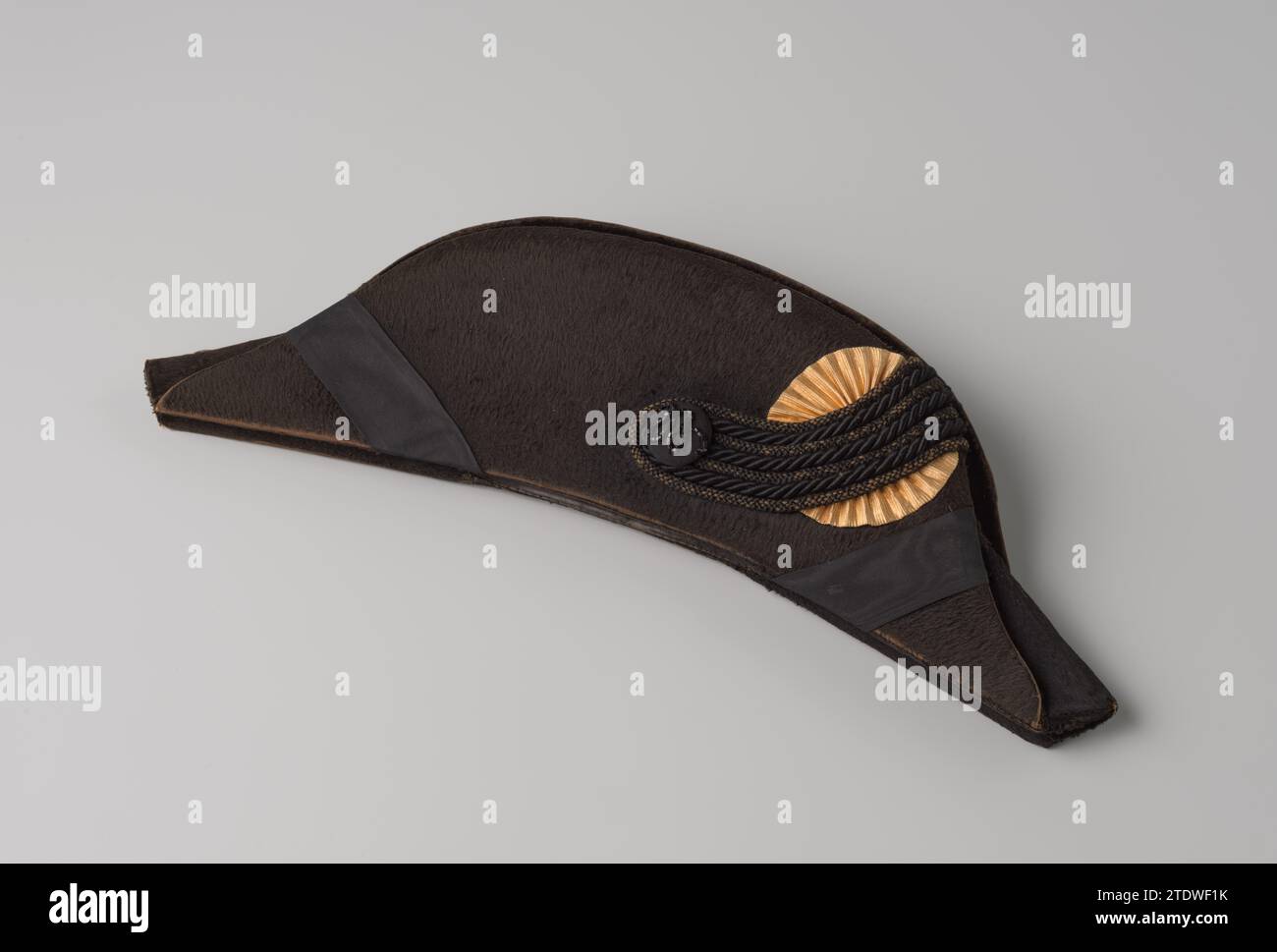 Chapeau bras hi-res stock photography and images - Alamy