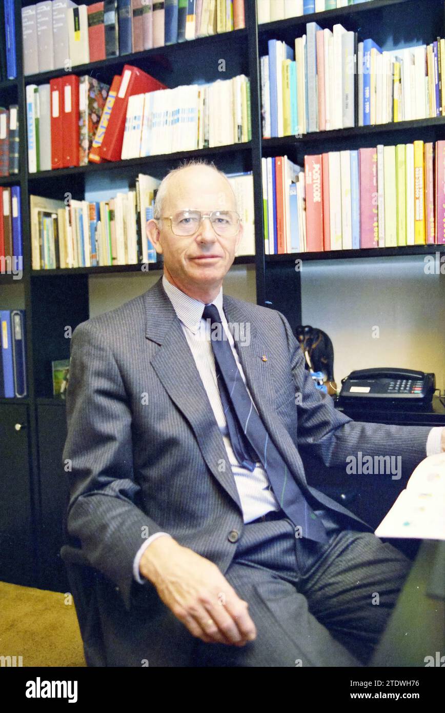 Mr. Veth, Crown van Gelder, 15-11-1994, Whizgle News from the Past ...