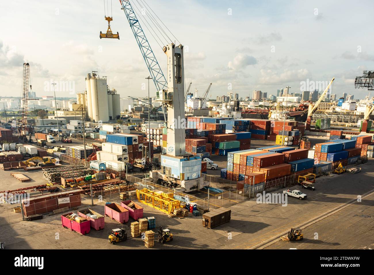 Freight Shipping Operation in Fort Lauderdale Stock Photo - Alamy