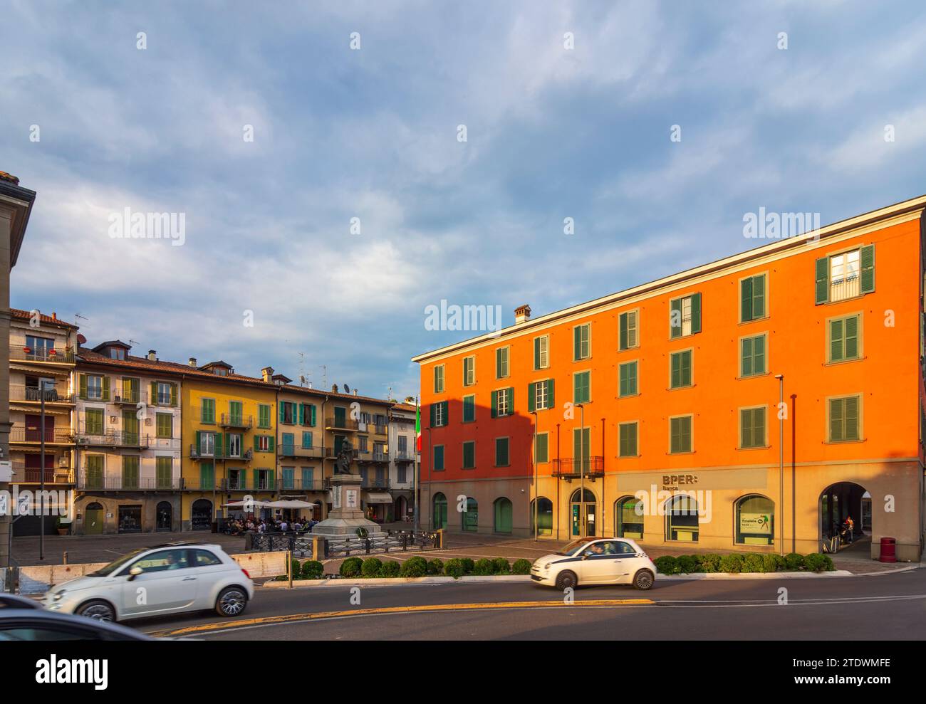 Piazza umberto i hi-res stock photography and images - Alamy