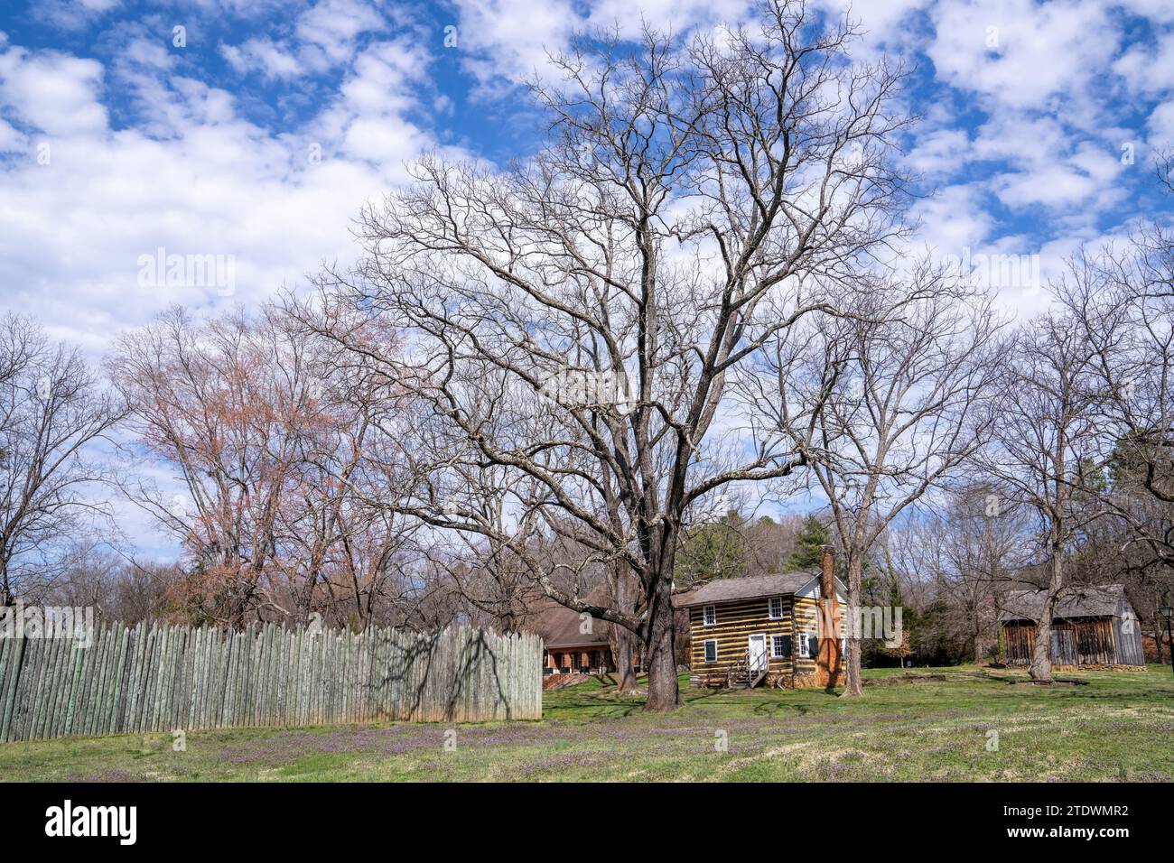 The 19th century Log Cabin from The Palisade fortification at colonial ...