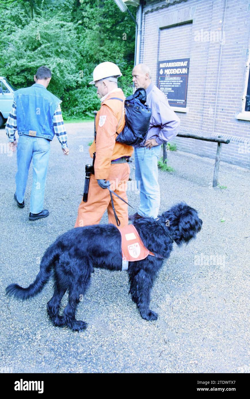 Search with dogs, 16-08-1994, Whizgle News from the Past, Tailored for ...