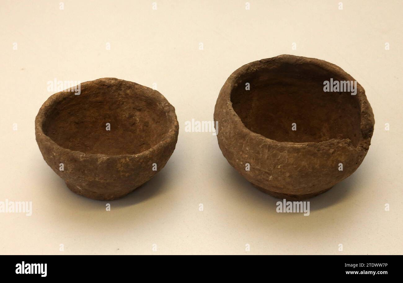 Bell beaker culture hi-res stock photography and images - Alamy