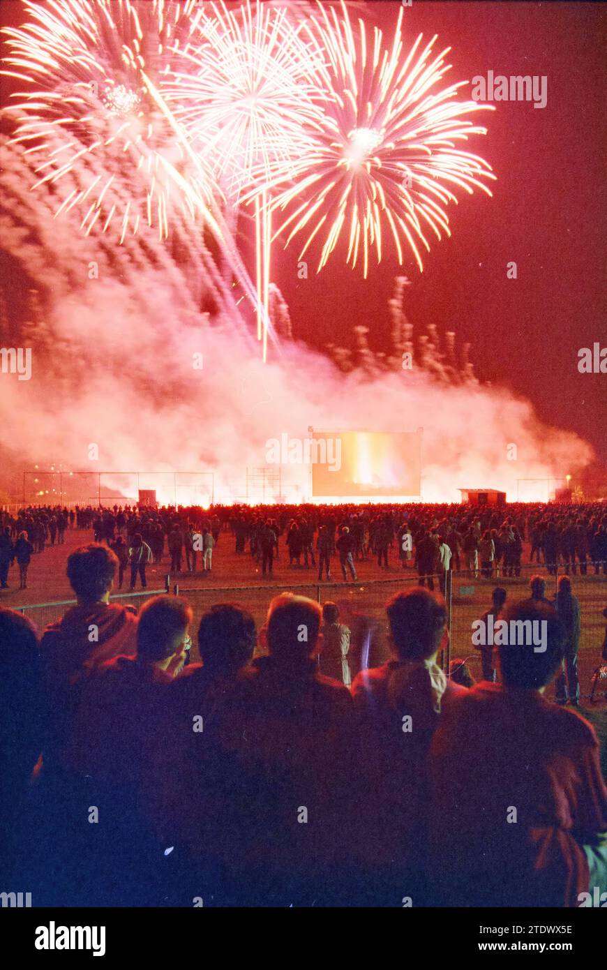 Movie + fireworks, 01-06-1995, Whizgle News from the Past, Tailored for ...