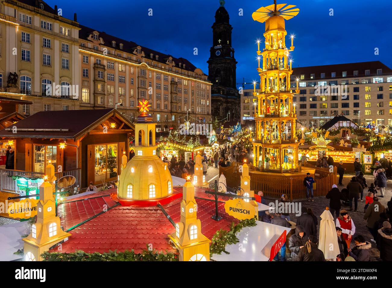 589. Dresdner Striezelmarkt Der Dresdner Striezelmarkt ist ein ...