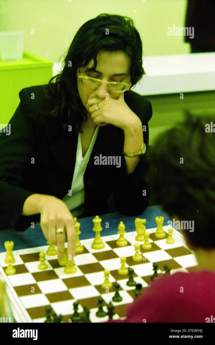 Israeli chess player hi-res stock photography and images - Alamy