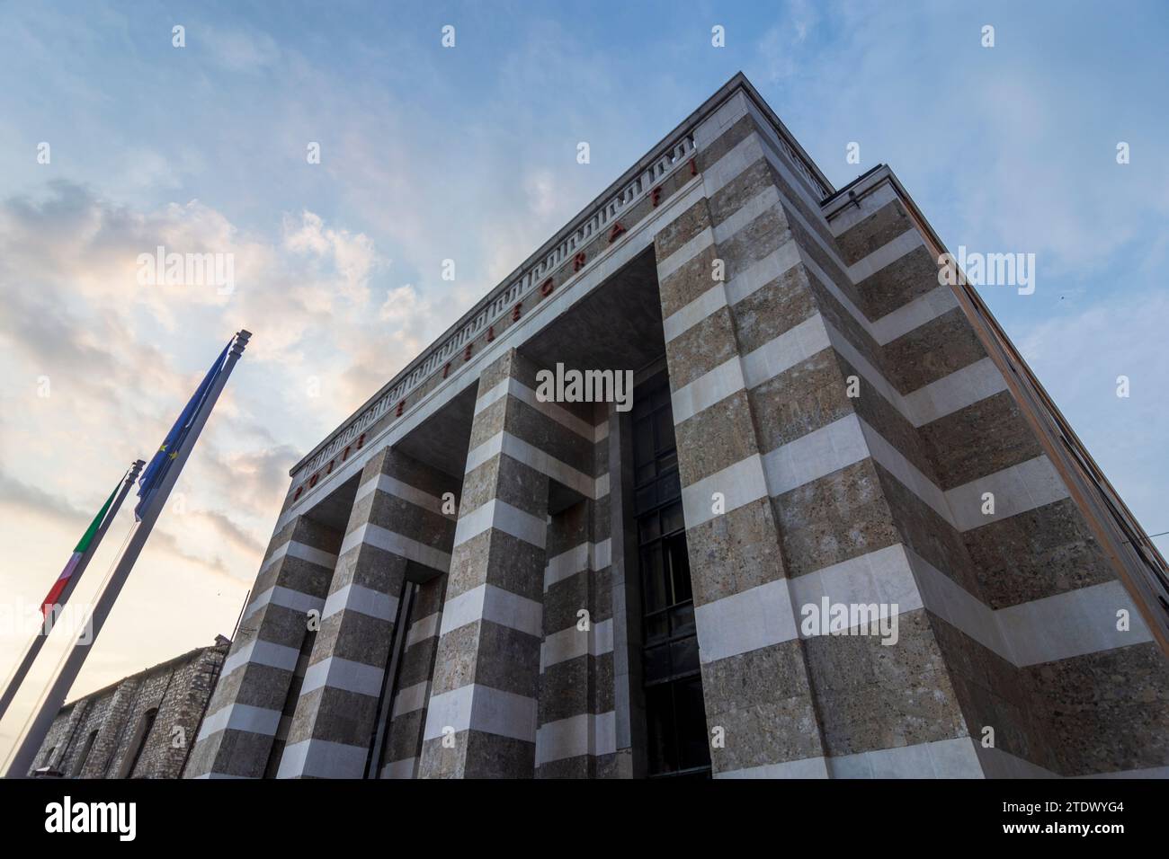 Palazzo delle poste post office building hi-res stock photography and ...