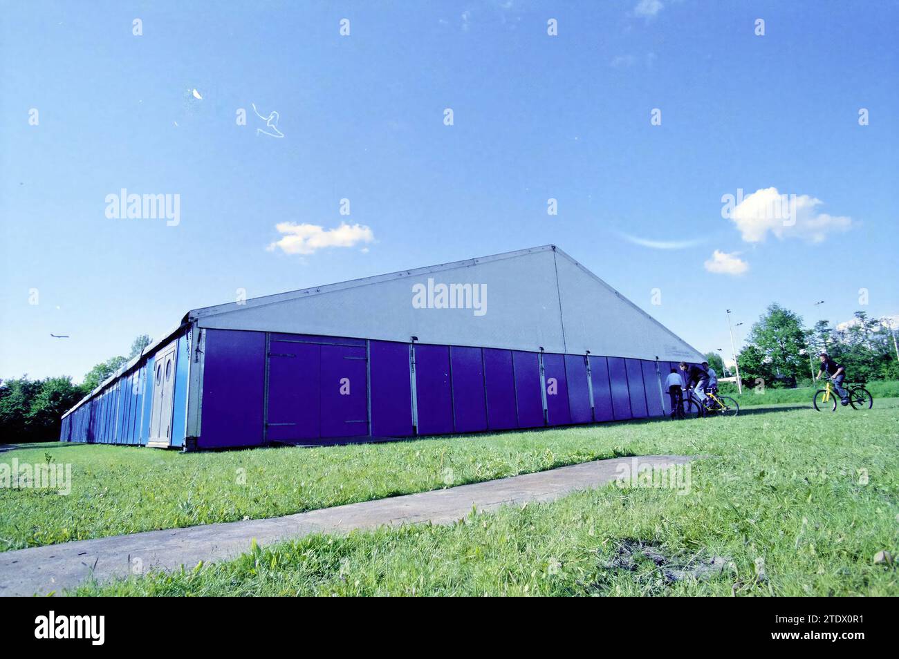 Party tent Konnetweg, Rijsenhout, Rijsenhout, Konnetlaantje, 14-05-2003 ...