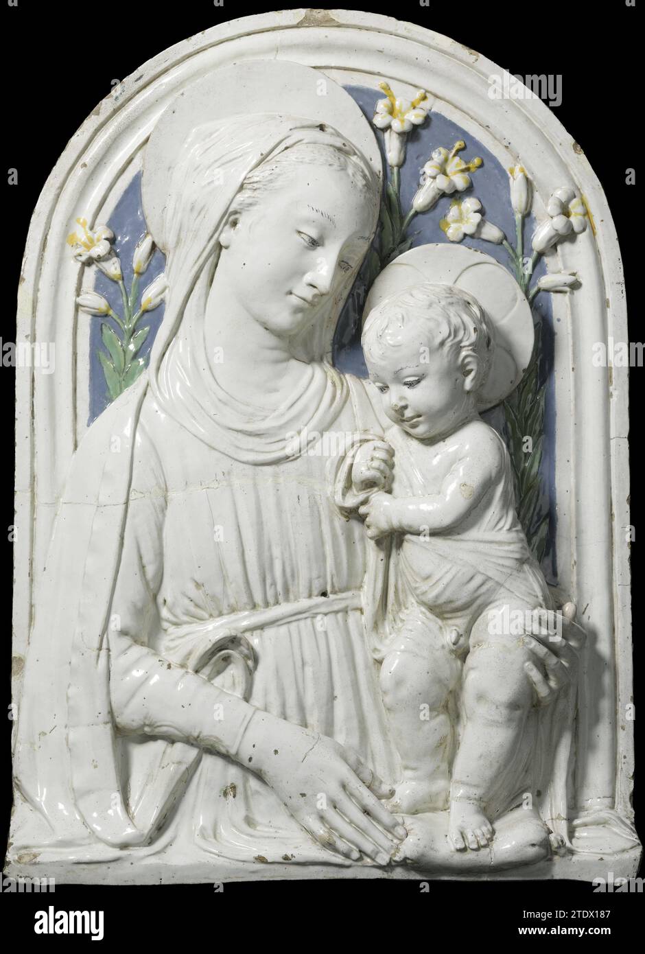 Maria with child, knee piece in counter, 1500 - 1525 glaze majolica ...
