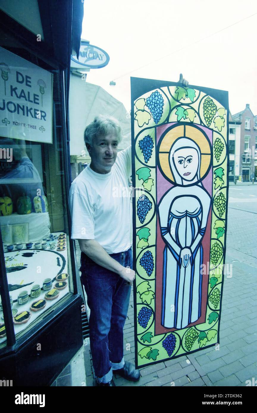 Lippe de Vries, coffee shop, Haarlem [Zijlstraat 43], Haarlem, The Netherlands, 22-07-2001 ...