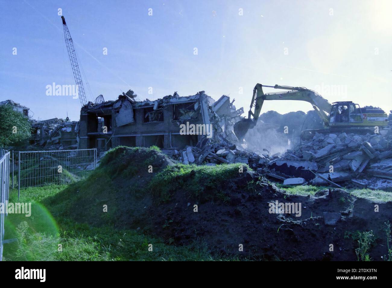 Demolition reinalda house hi-res stock photography and images - Alamy