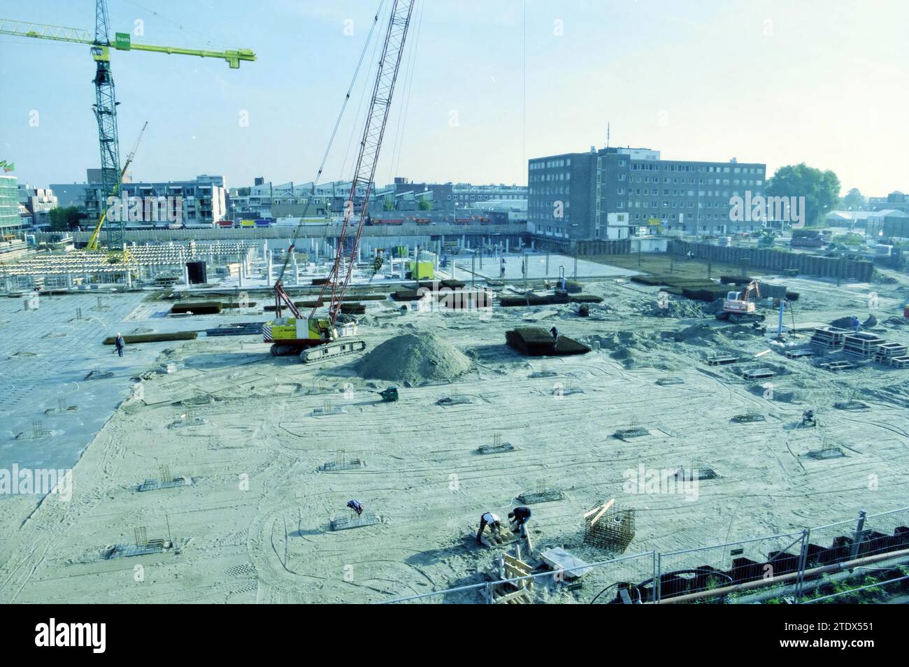 Construction site hoofddorp shopping center hi-res stock photography ...