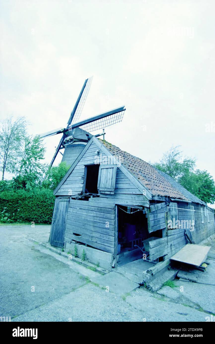 Old mill barn spaarndam hi-res stock photography and images - Alamy