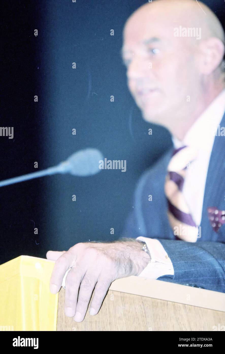 Pim Fortuyn Velsen, 25-01-2002, Whizgle News from the Past, Tailored ...