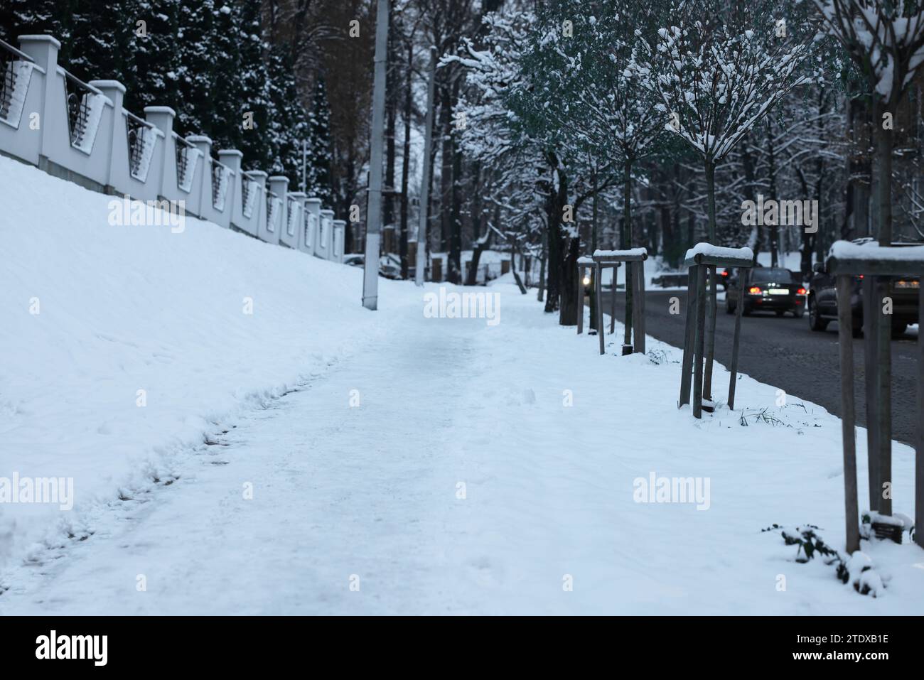 City street covered with snow hi-res stock photography and images - Alamy