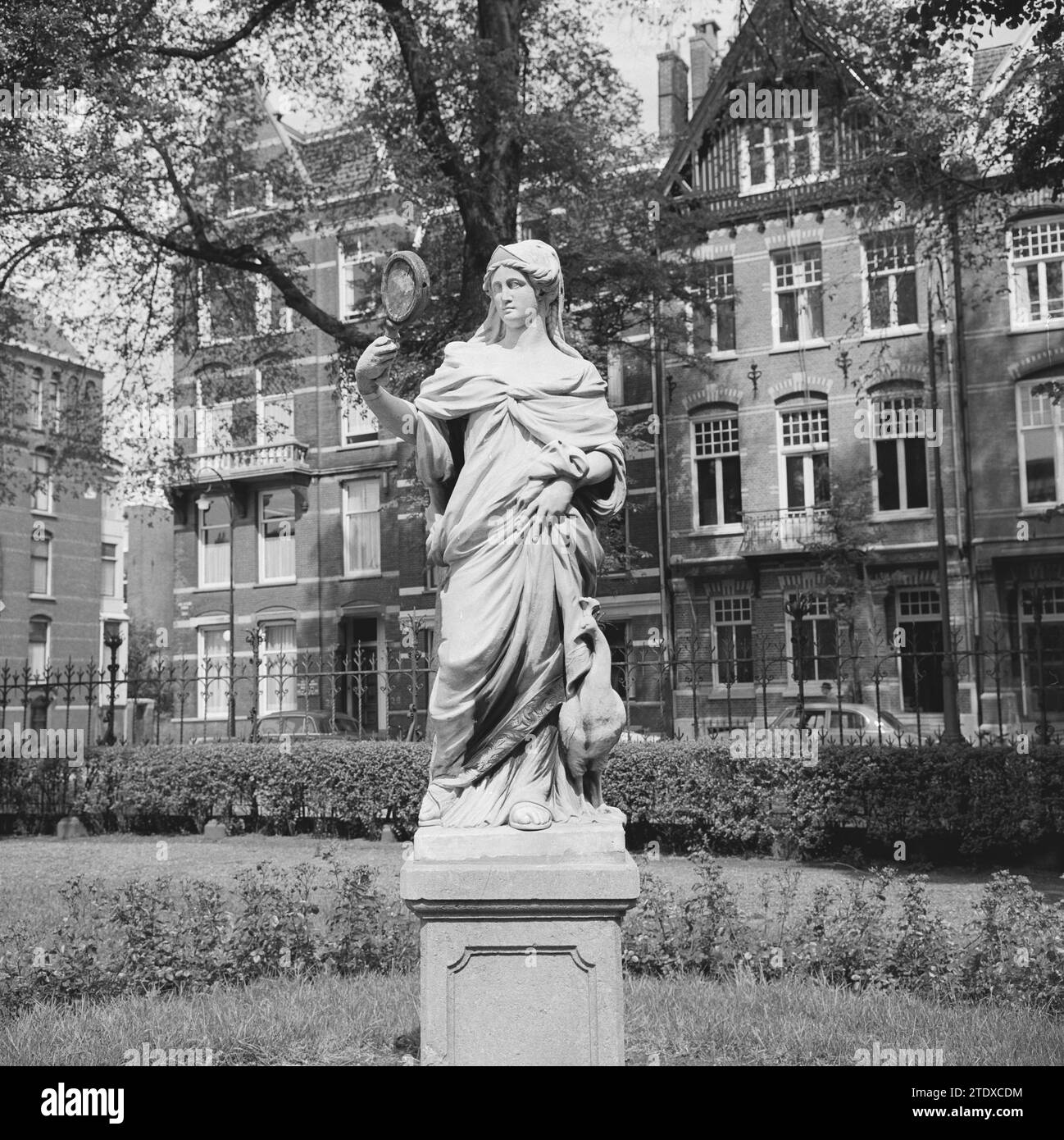 Plinth holds Black and White Stock Photos & Images - Alamy