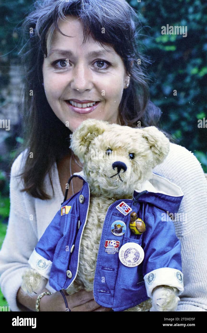 Mrs. Koetse with her Bear, 22-08-1995, Whizgle News from the Past ...