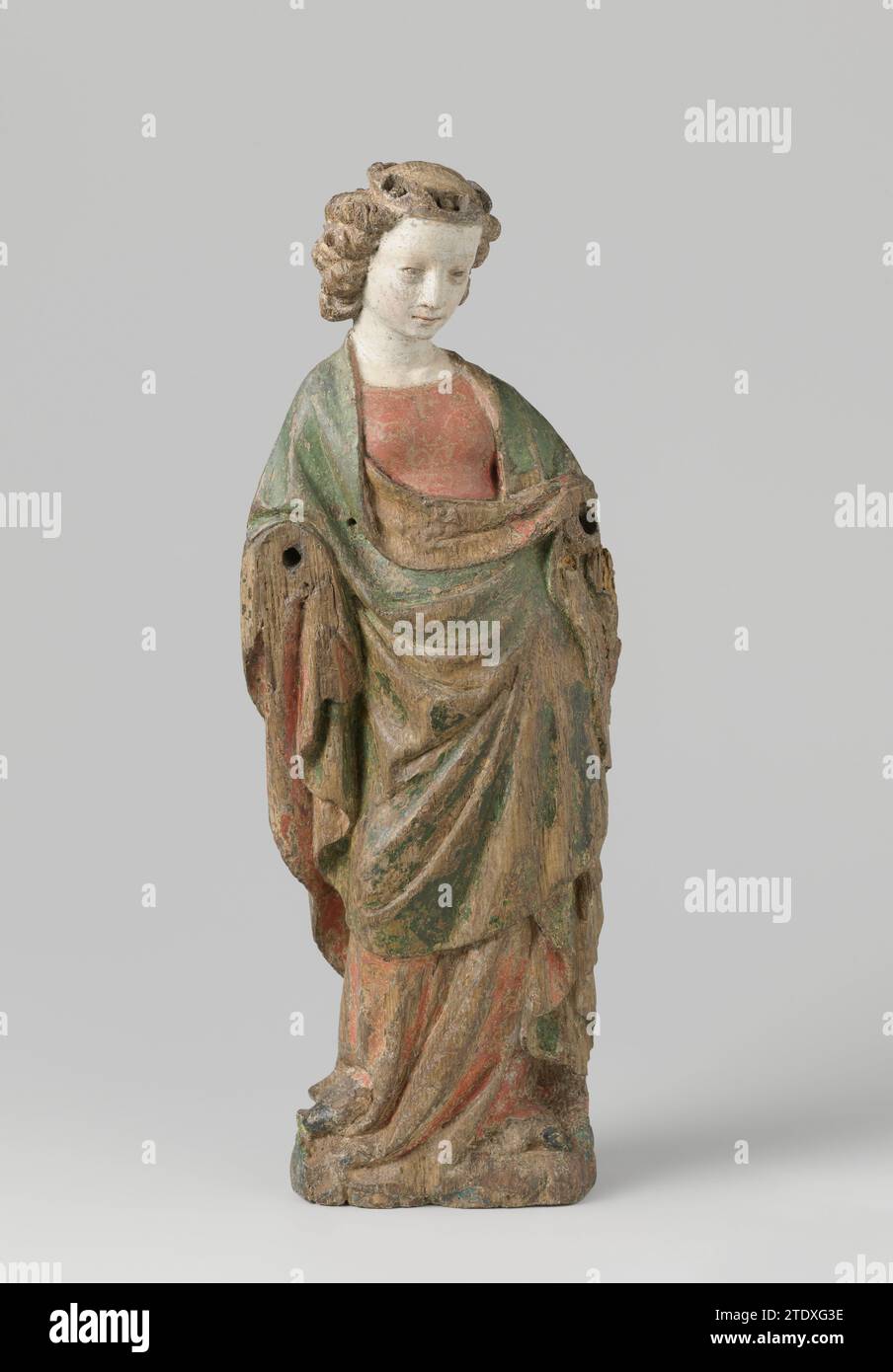 Female painted saint statue hi-res stock photography and images - Alamy
