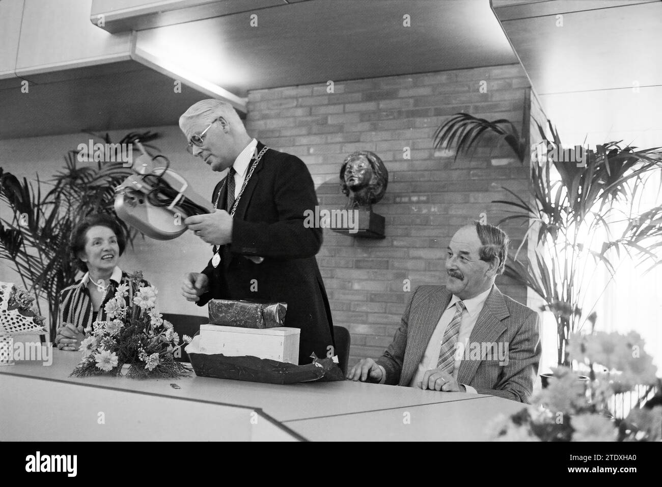 Farewell Mayor Kok, Heemskerk, Mayors, Heemskerk, 29-04-1982, Whizgle ...