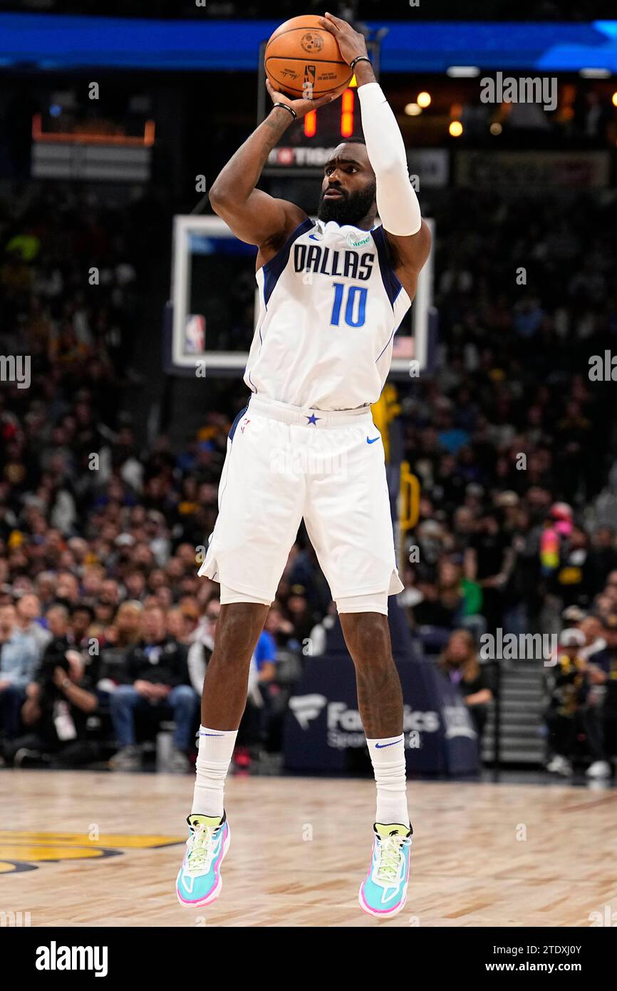 Dallas Mavericks forward Tim Hardaway Jr. (10) shoots against the ...