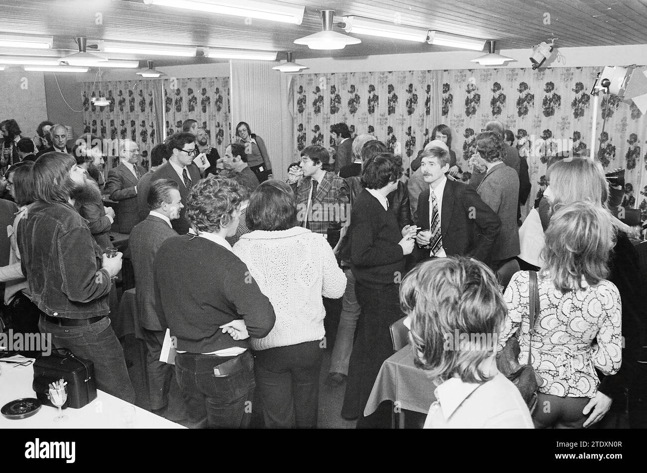 Computer 1975 hi-res stock photography and images - Alamy