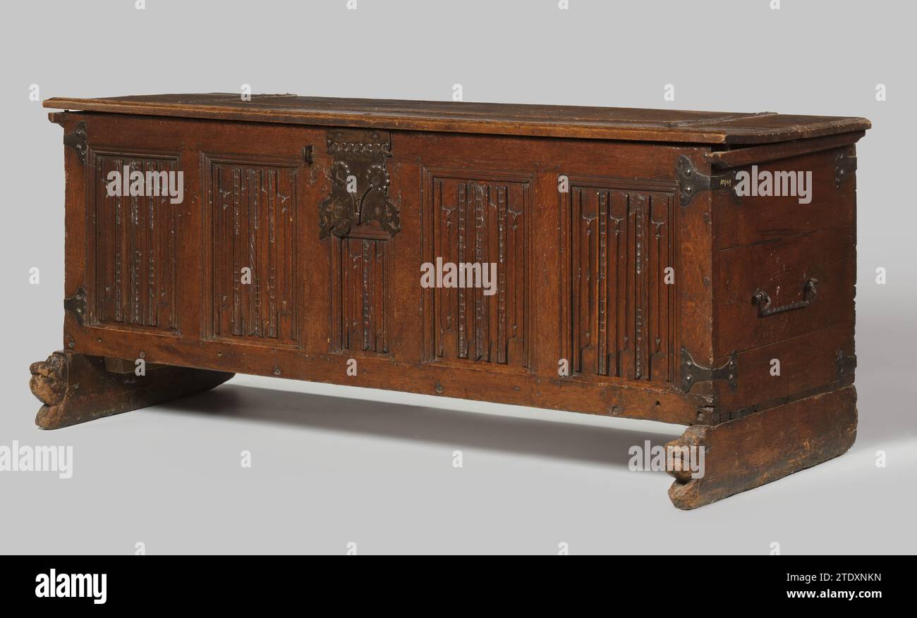 Large scaly plates hi-res stock photography and images - Alamy