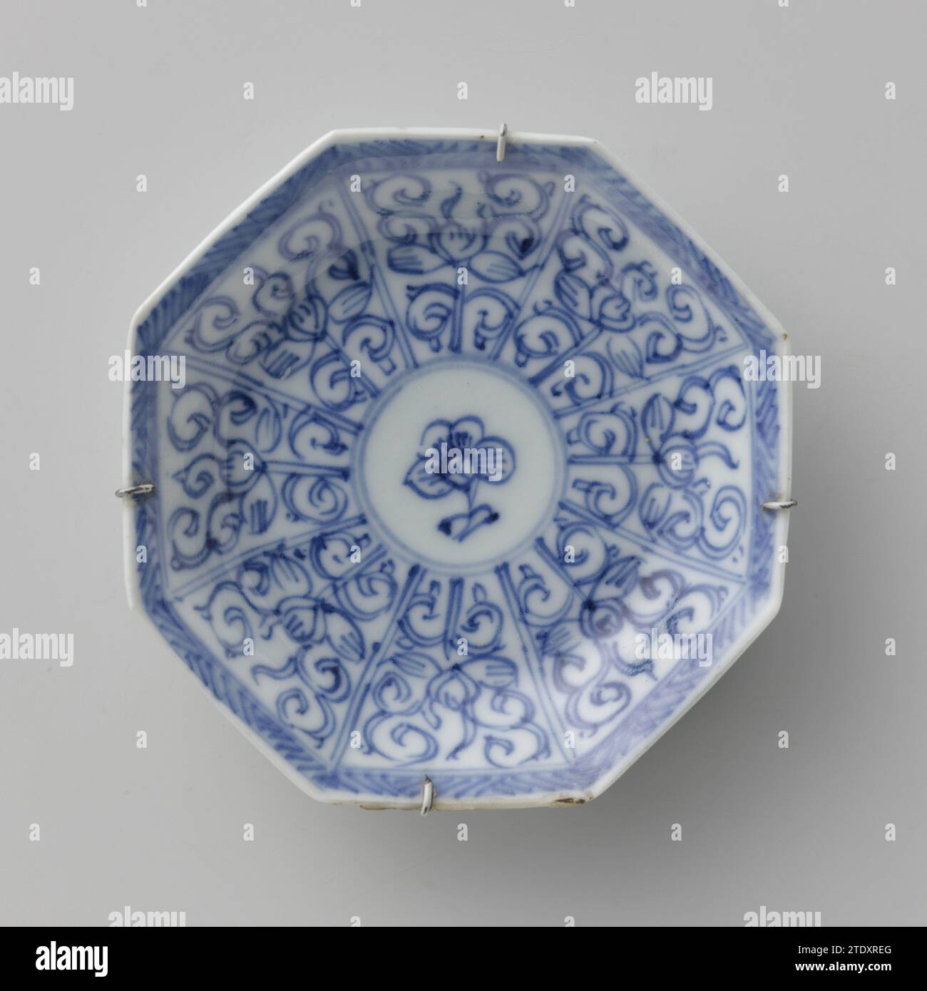 Octagonal saucer with flower scrolls in panel decoration, anonymous, c ...