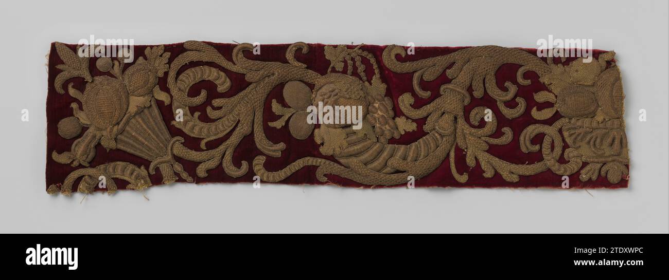 Strip embroidery., Anonymous, 1700 - 1725 Strip with golden embroidery ...