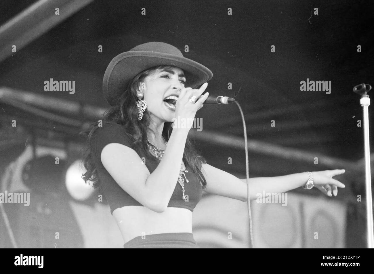 Lois lane liberation pop atmosphere hi-res stock photography and images ...