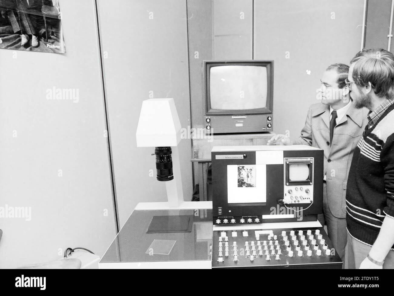 Machine NRM + 2 gentlemen, Machines and factories, 23-04-1979, Whizgle News from the Past ...